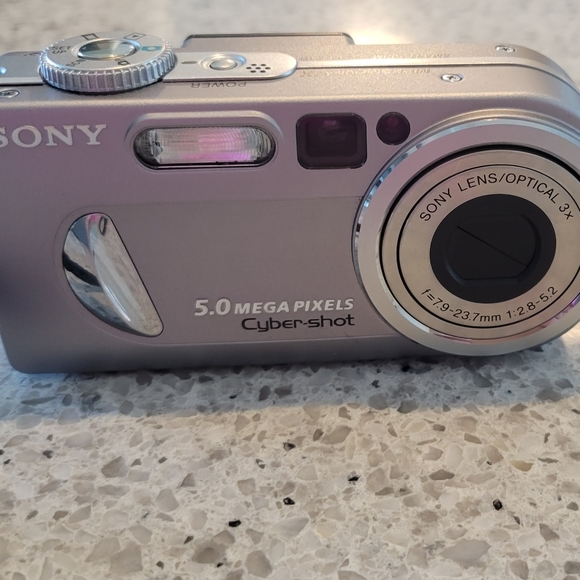 SONY 5.0 MEGA PIXELS | Other | Vintage Sony 5 Mega Pixels Cyber ...